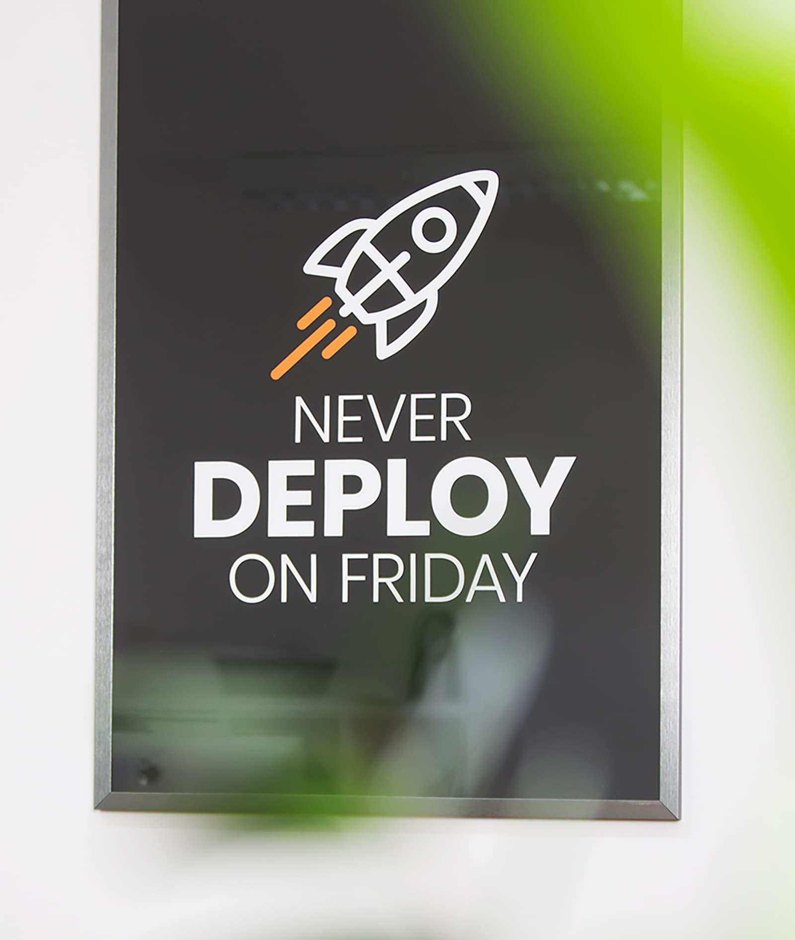 Never Deloy on Friday Bild aus der Agentur